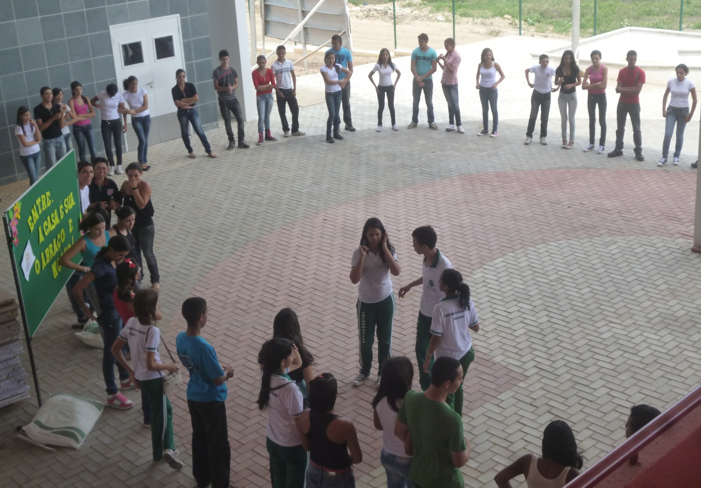 Alunos da EEEP Presidente Médici recepcionam os alunos novatos da EEEP ...